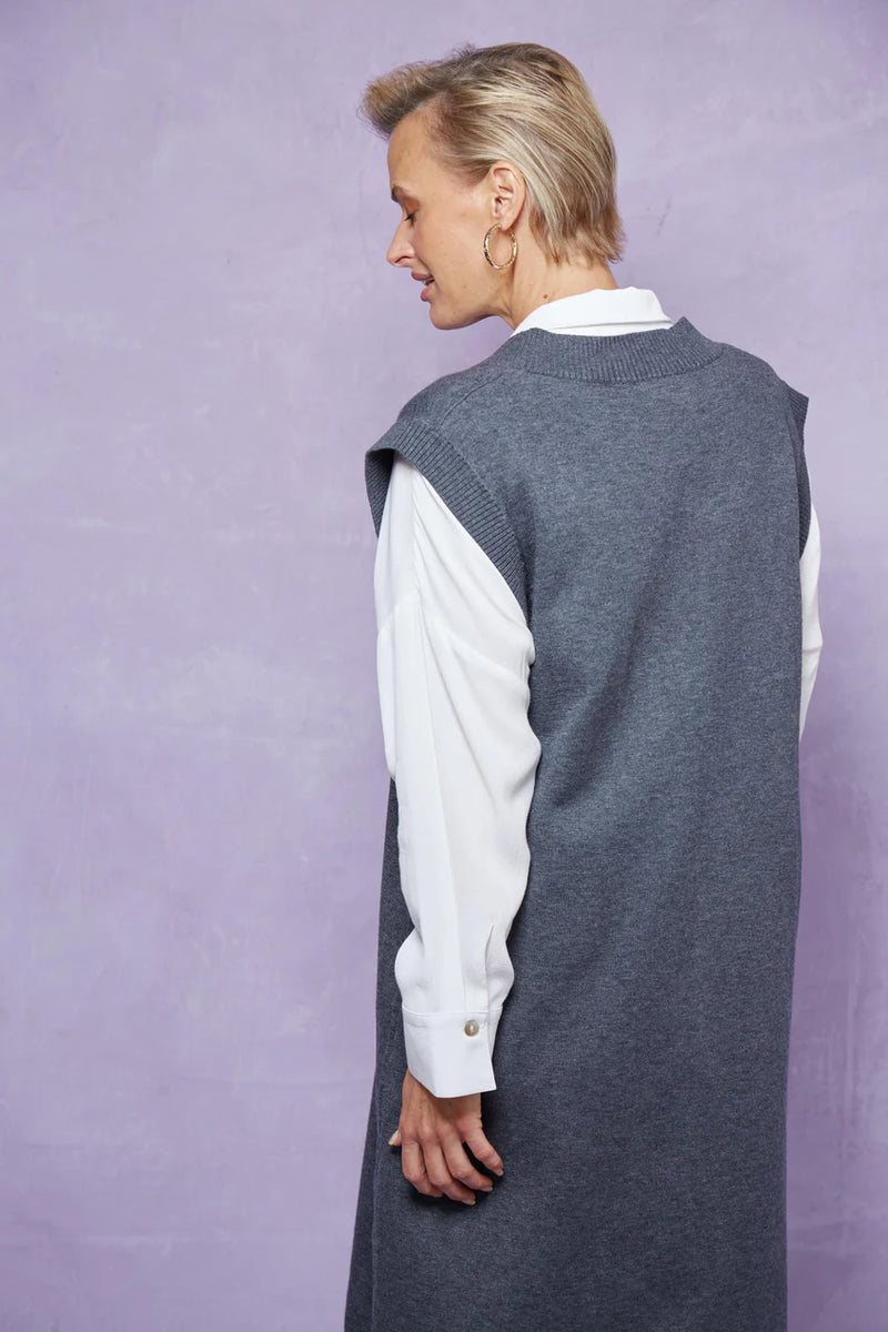 Carson Vest - Raven – Confetti Emporium